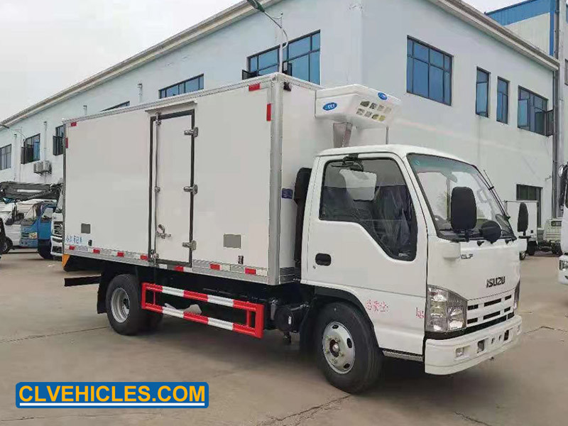 ISUZU ELF 98hp 4 tonnes de camion de livraison réfrigéré
